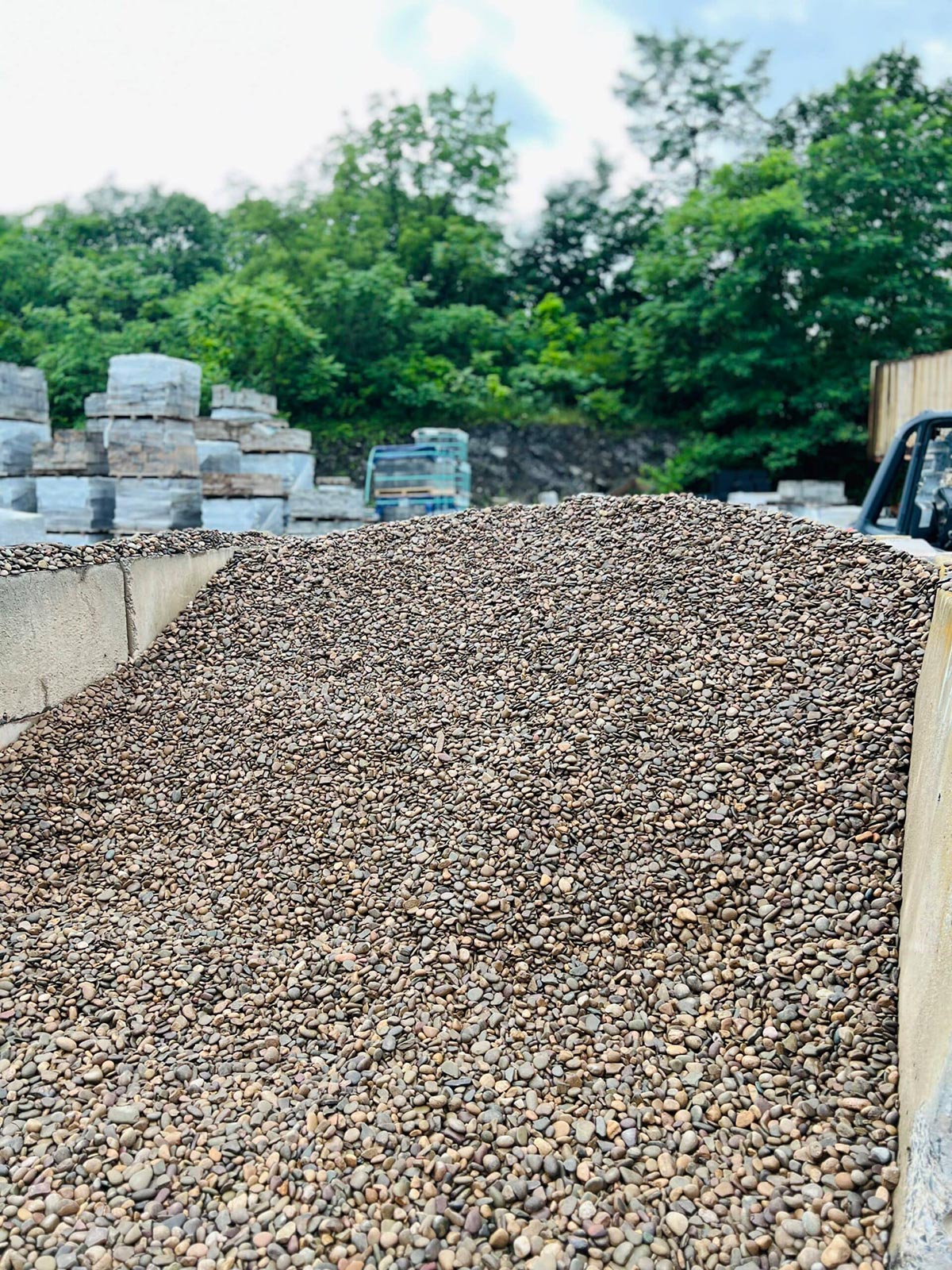 Deluxe River Rock 2B Round - Terrascape Supply